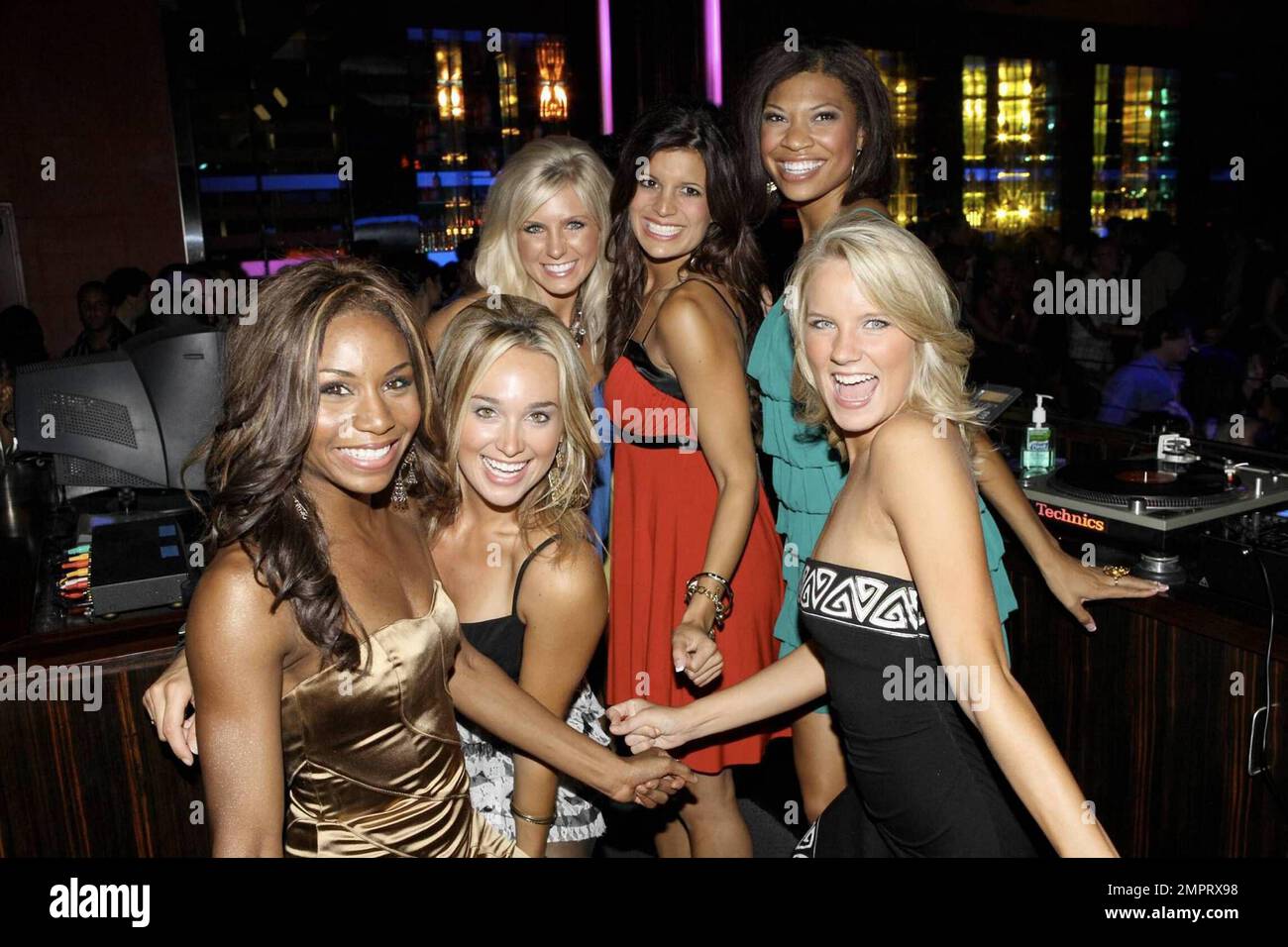 Members of the Dallas Cowboy Cheerleaders make an appearance at the ...