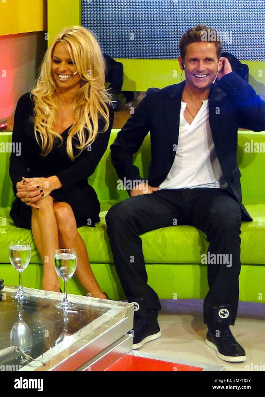 Pamela Anderson makes her debut on the Argentine television show ...