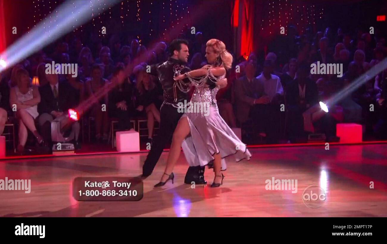 34-year-old reality TV mom Kate Gosselin dances the Tango live with her partner Tony Dovolani ...