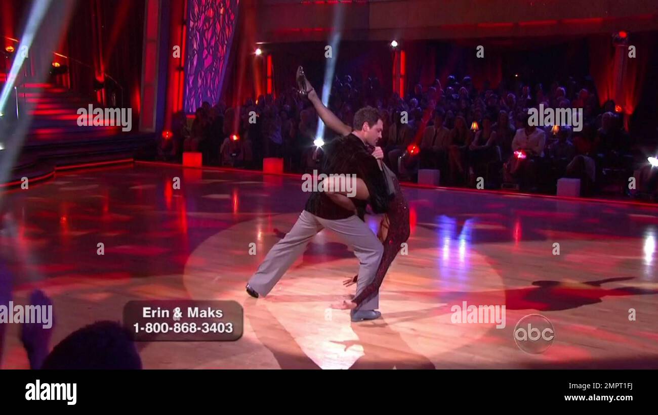 ESPN broadcaster Erin Andrews dances the Argentine Tango live with her ...