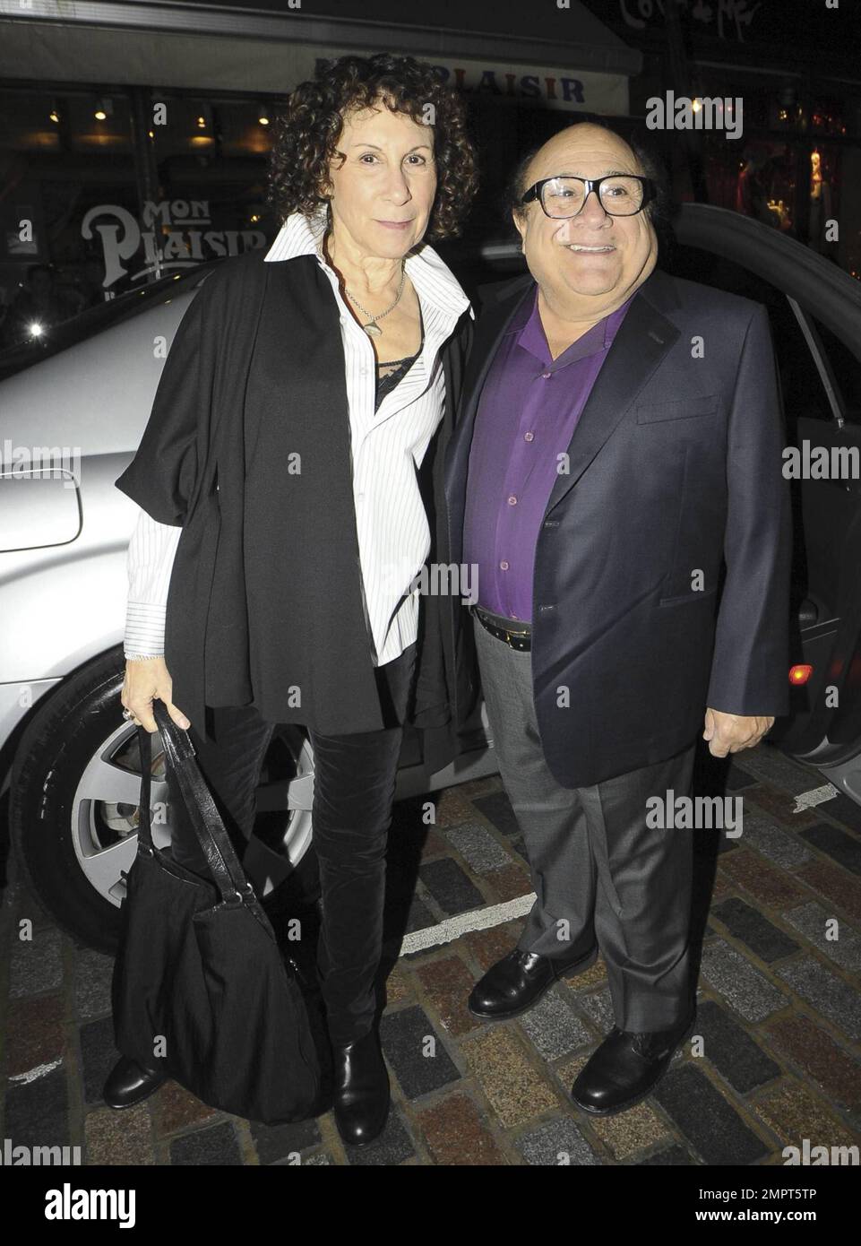 EXCLUSIVE!! Actor Danny DeVito and wife Rhea Perlman pose for photos as ...