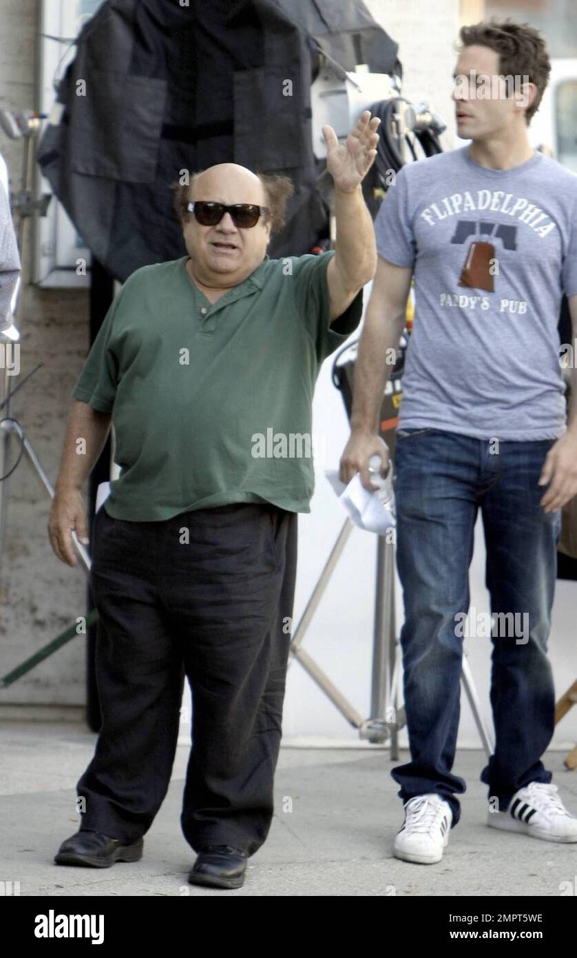 EXCLUSIVE!! Actor Danny Devito waves to the cameras while filming an ...