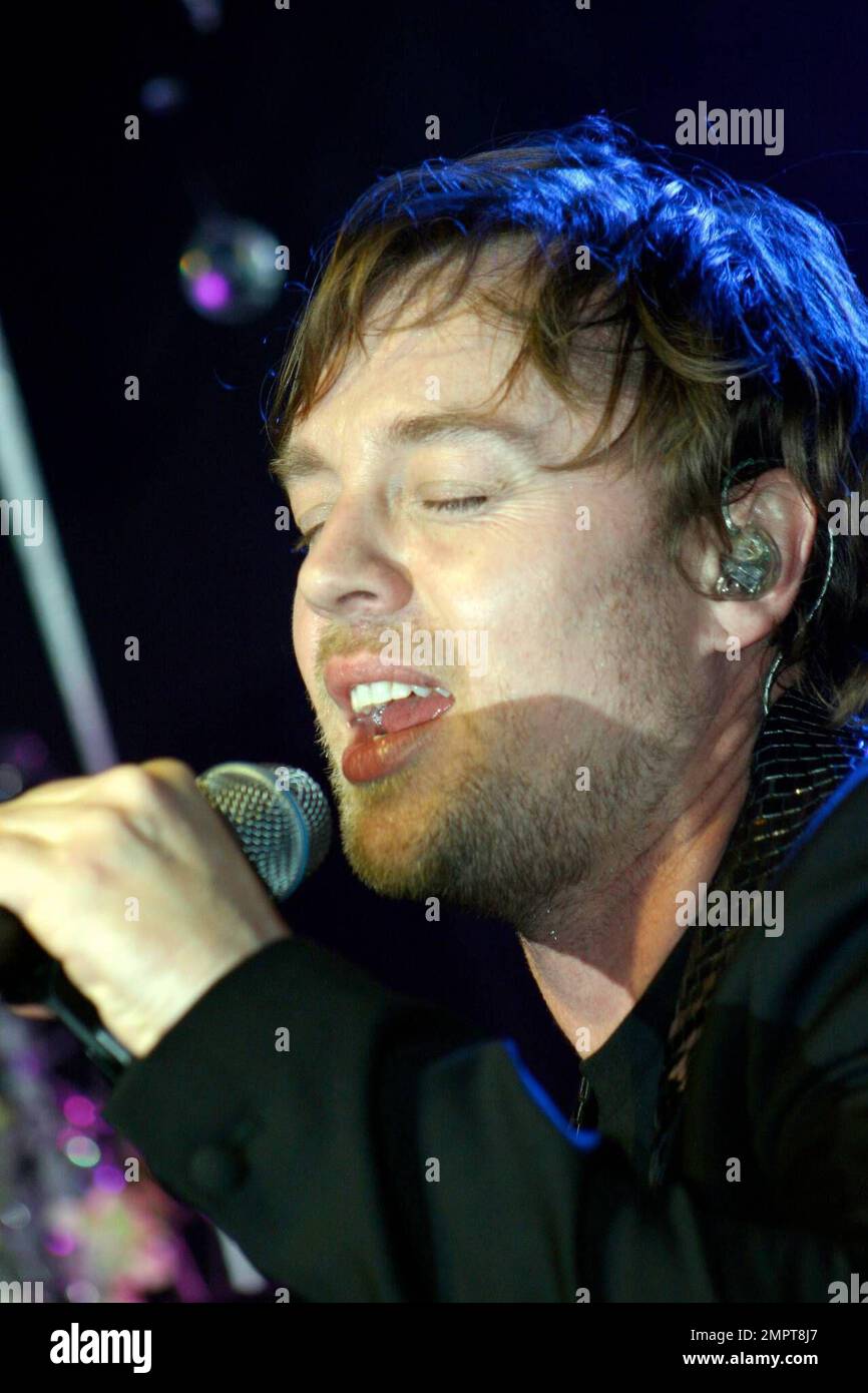 RUSSIA OUT. Ex Savage Garden singer Darren Hayes performs in Moscow's ...