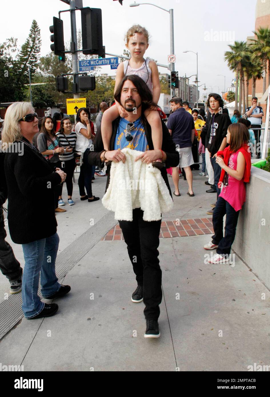 EXCLUSIVE!! Musician Dave Grohl gives daughter Violet Maye, born with ...