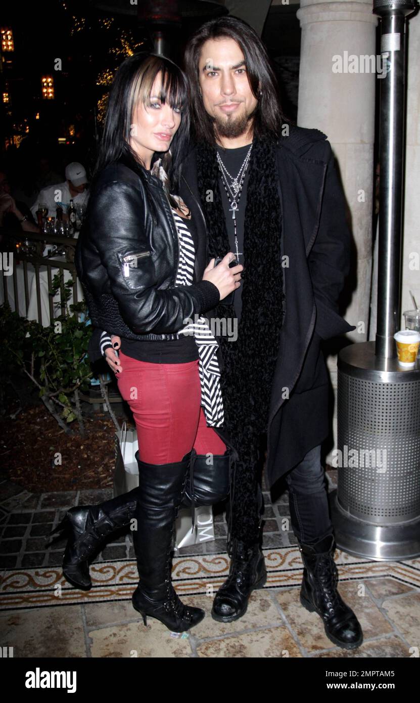 EXCLUSIVE!! Musician Dave Navarro and his girlfriend were seen sharing ...