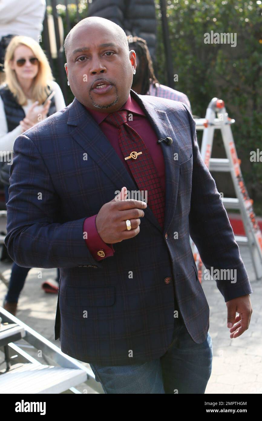 Daymond John shoots an interview for Extra at Universal Studios. Los ...