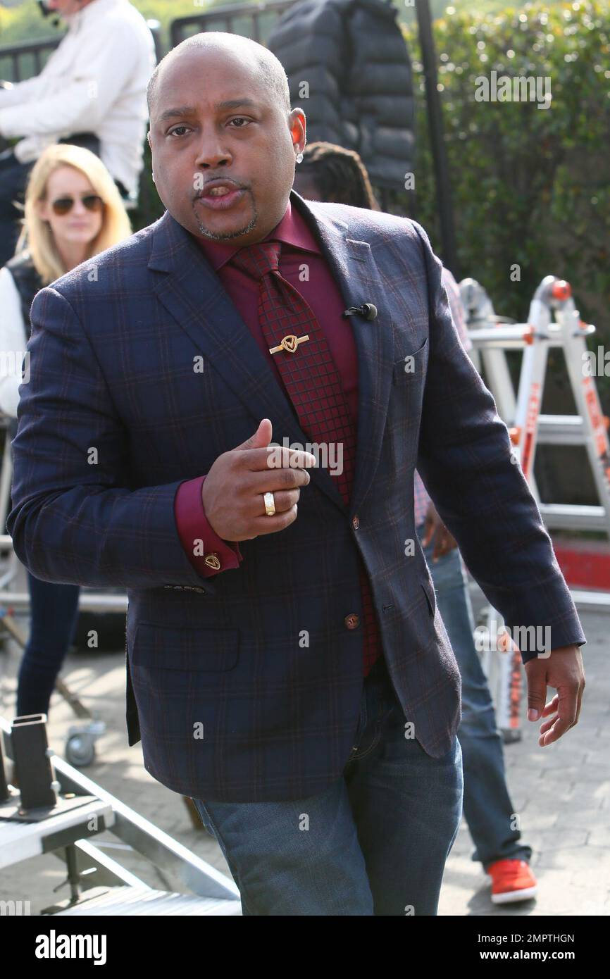 Daymond John shoots an interview for Extra at Universal Studios. Los ...