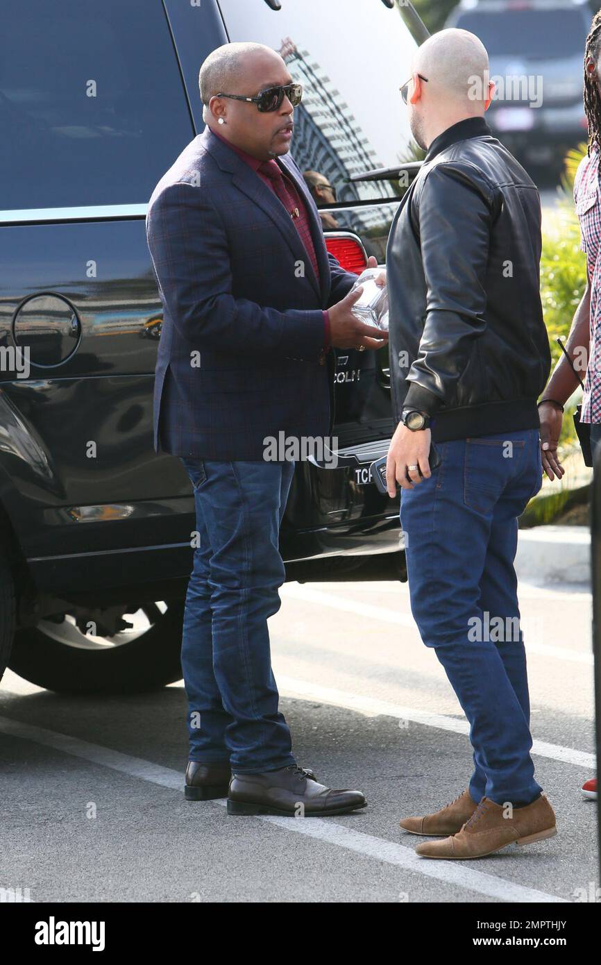 Daymond John shoots an interview for Extra at Universal Studios. Los ...