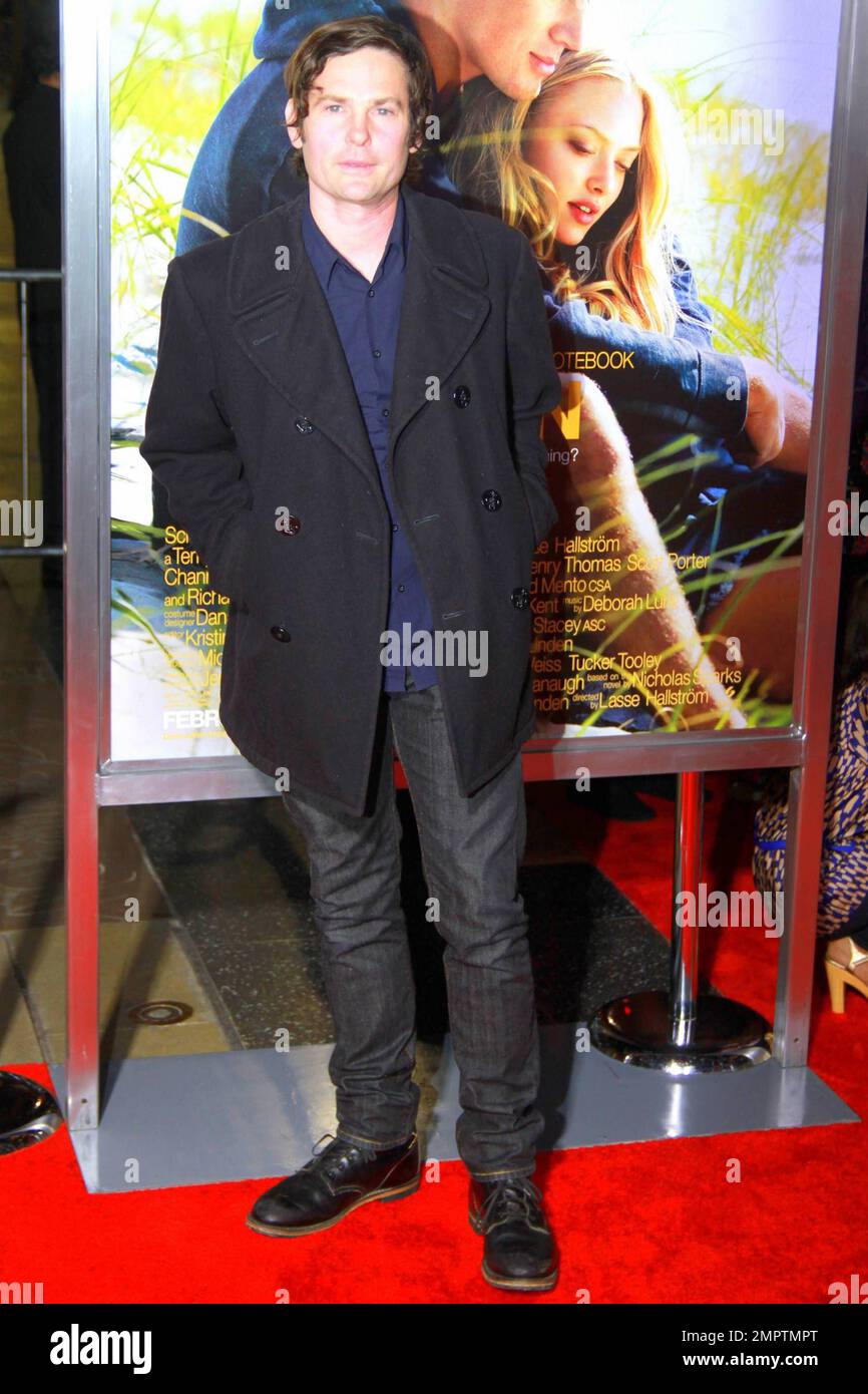 Henry Thomas walks the red carpet at the world premiere of "Dear John ...