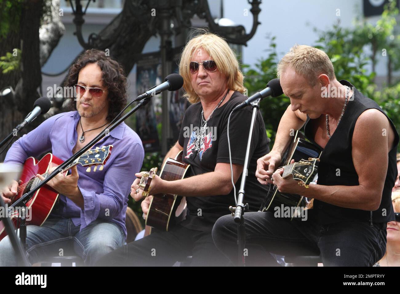 Def leppard set hi-res stock photography and images - Alamy