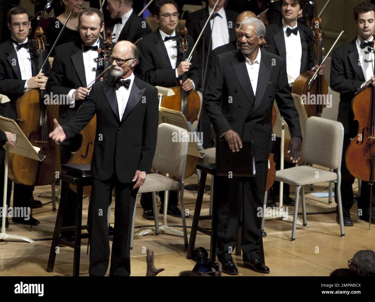 Morgan Freeman, Ed Harris and Robert Deniro take the stage with the ...