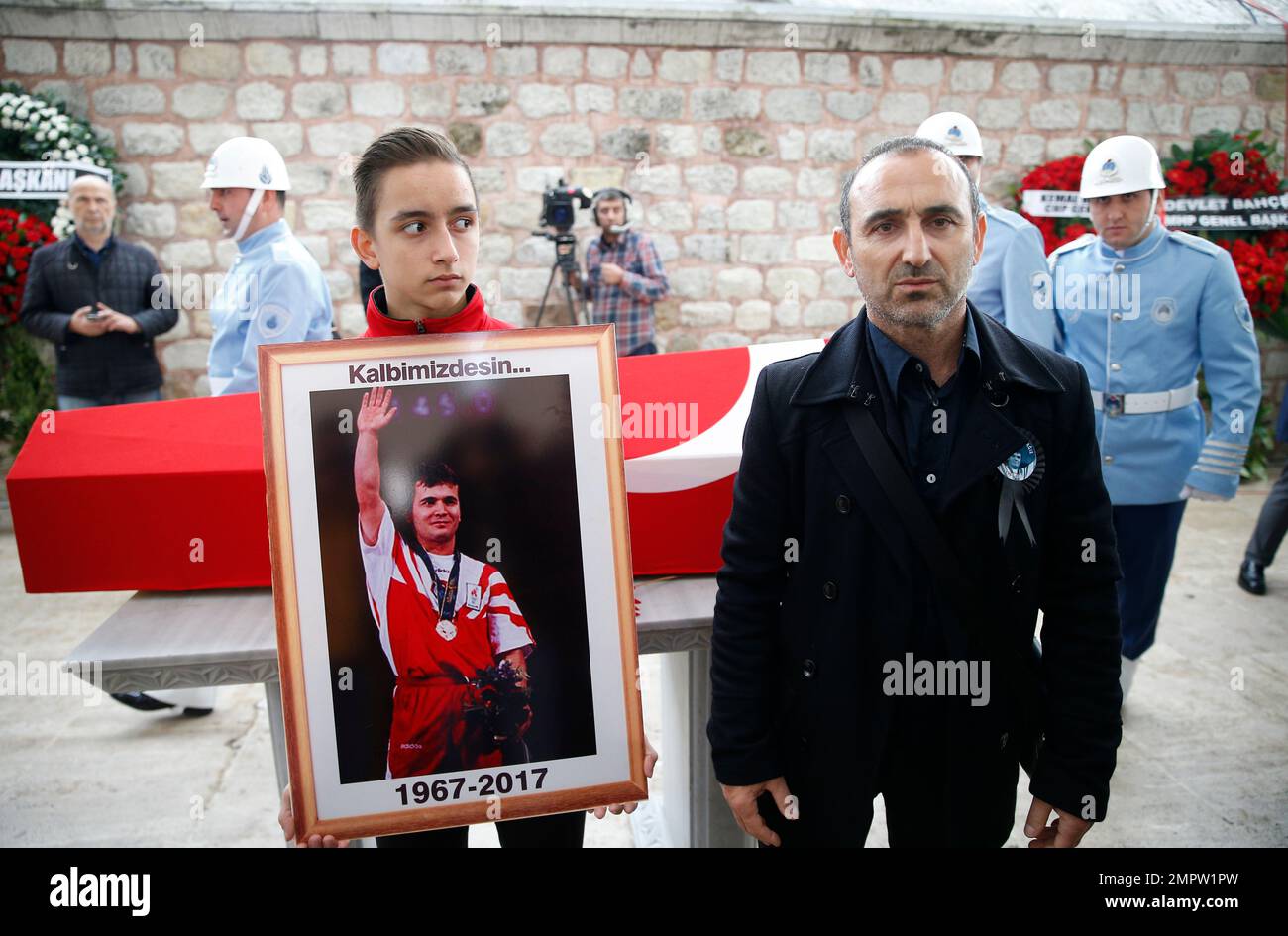 Valerios Leonidis, right, of Greece, a veteran weightlifter who won the ...