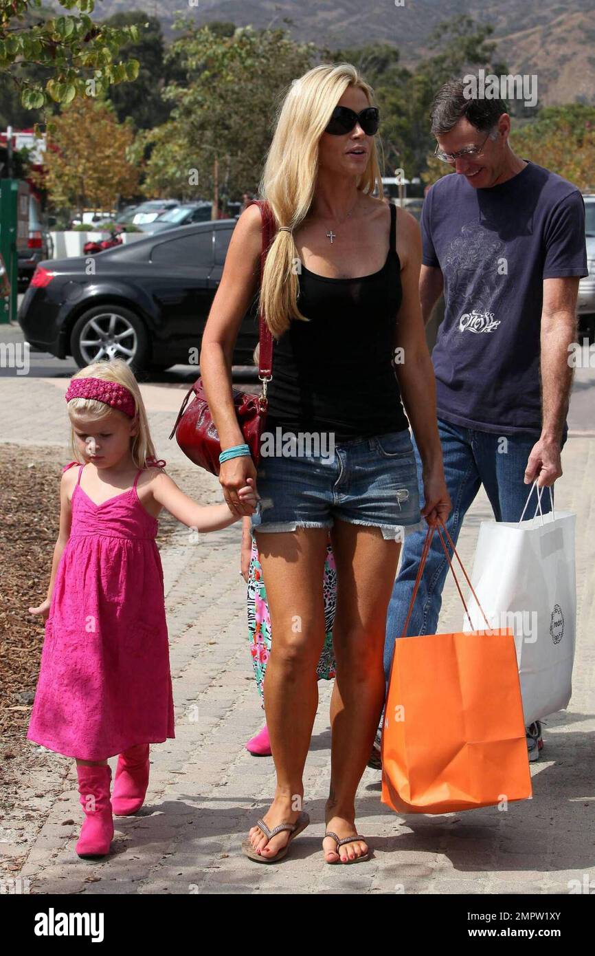 Actress Denise Richards and her father head out for a day of shopping ...