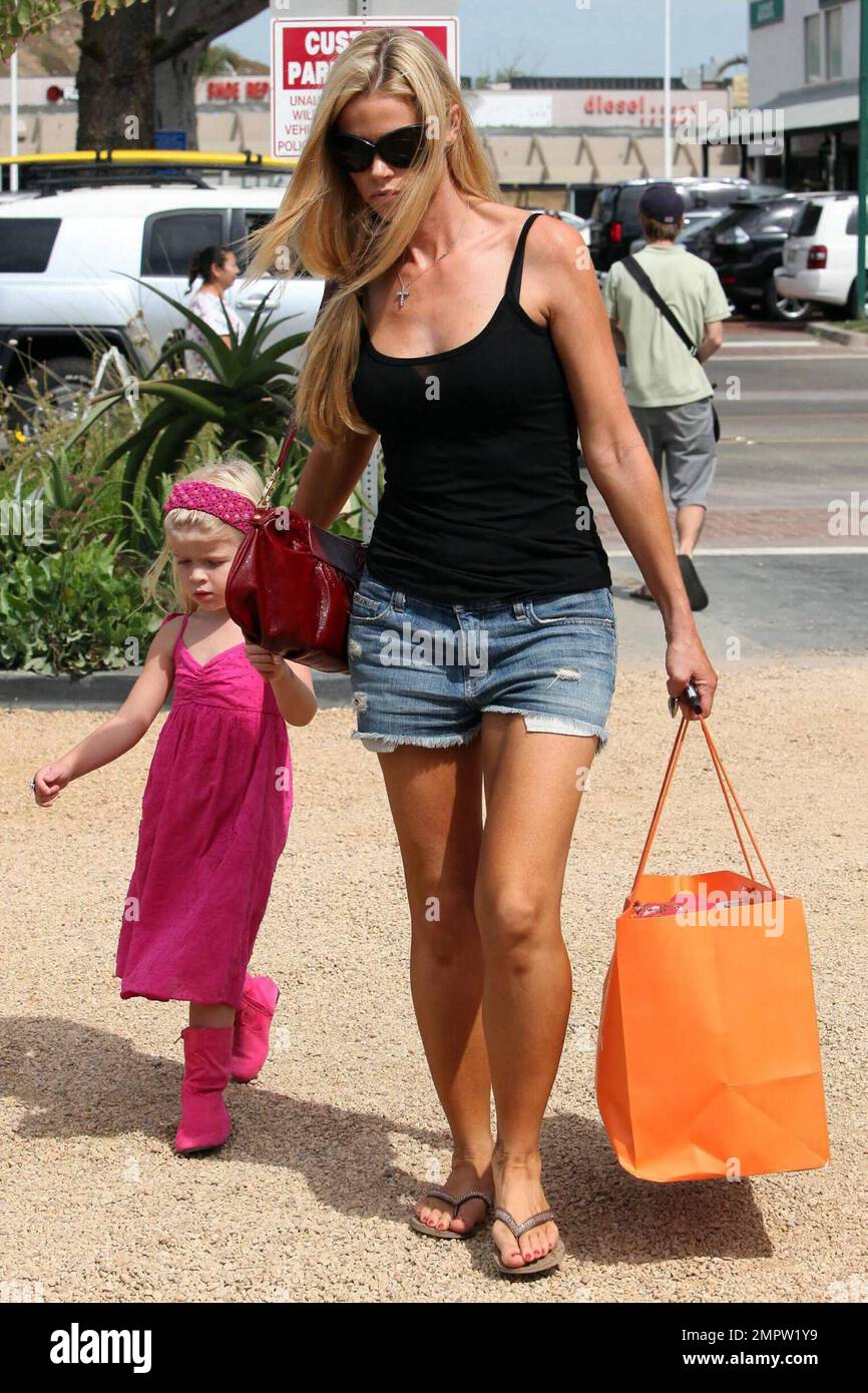 - Actress Denise Richards and her father head out for a day of shopping with her two daughters ...