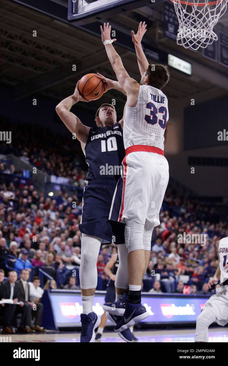 Utah State forward Quinn Taylor (10) shoots against Gonzaga forward ...