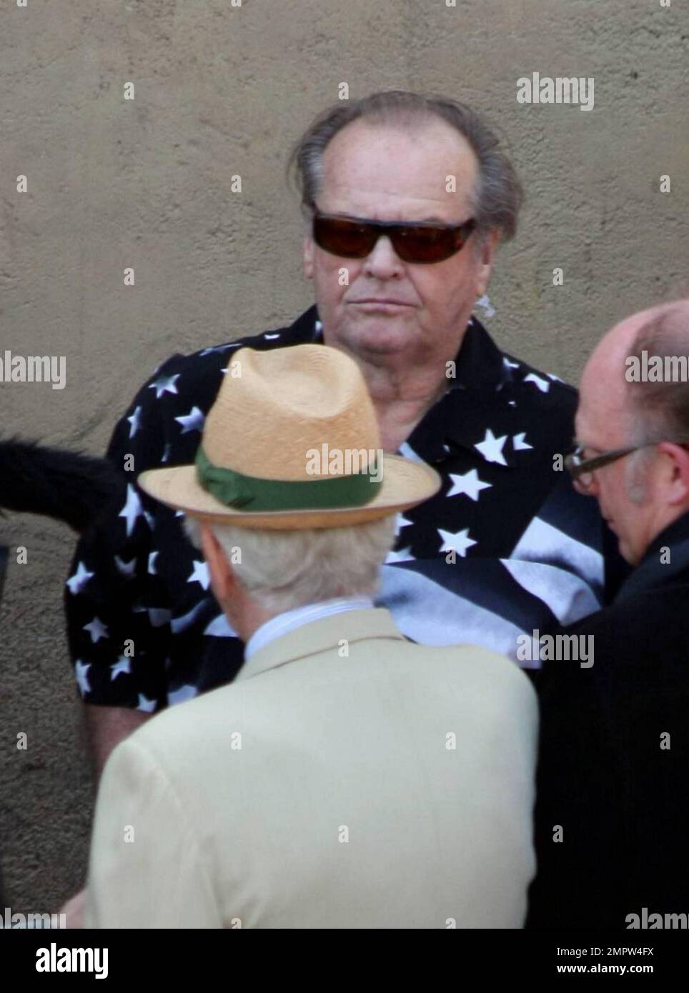 "Easy Rider" and "Blue Velvet" star Dennis Hopper looks frail as he ...