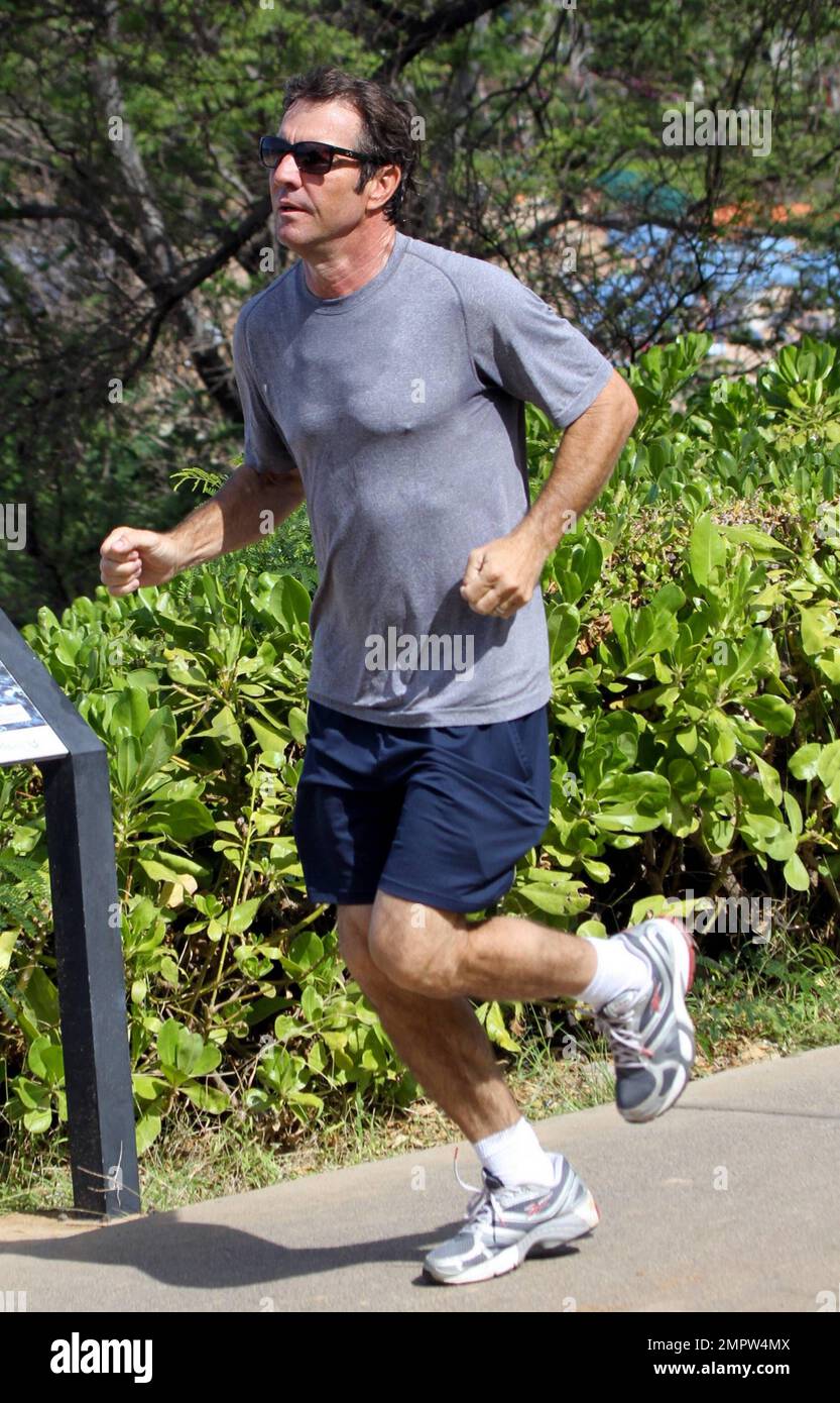 Hunky actor Dennis Quaid and wife Kimberly Buffington keep up their fit ...
