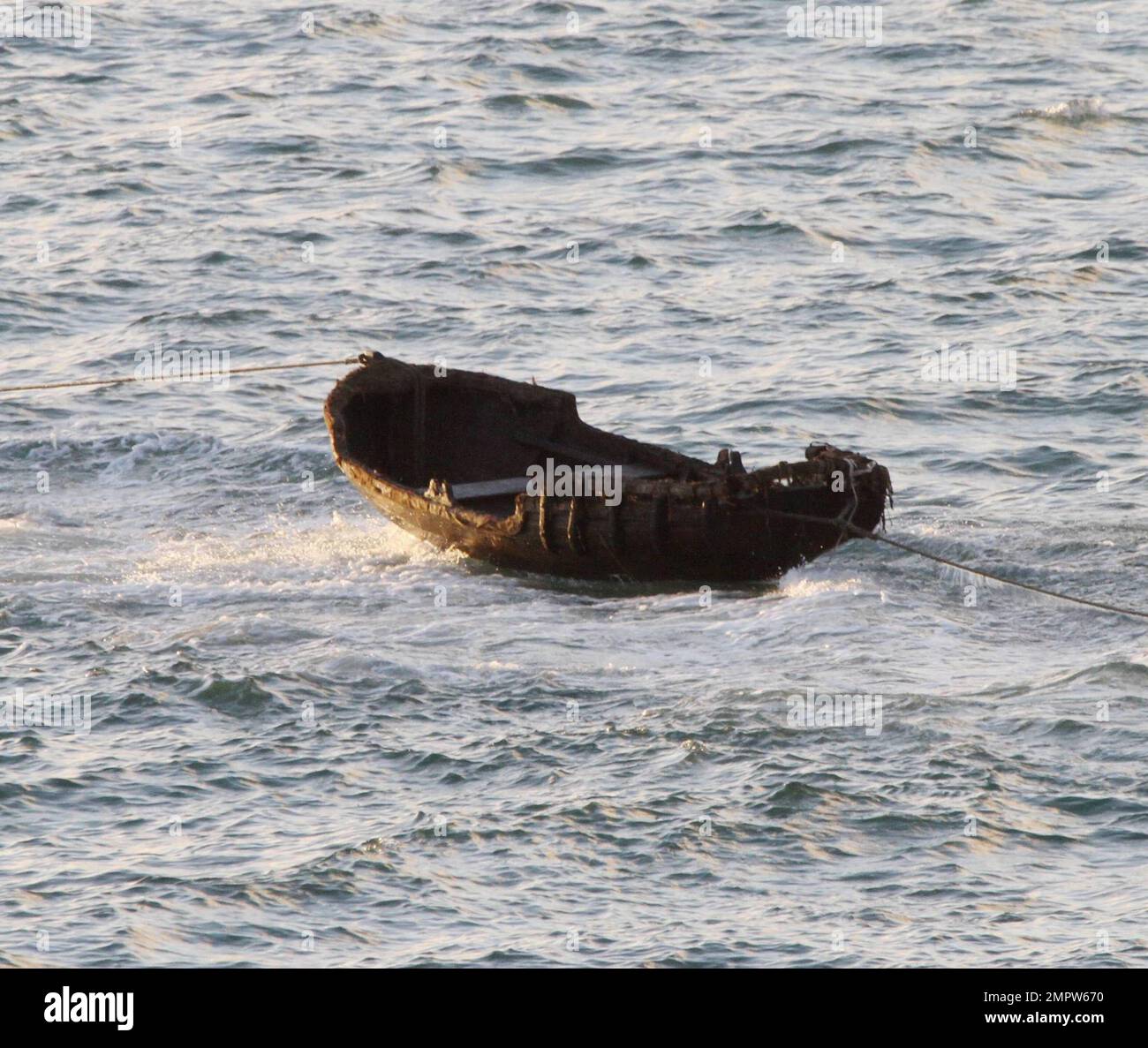 EXCLUSIVE!! Johnny Depp and Penelope Cruz film a scene in the crystal ...