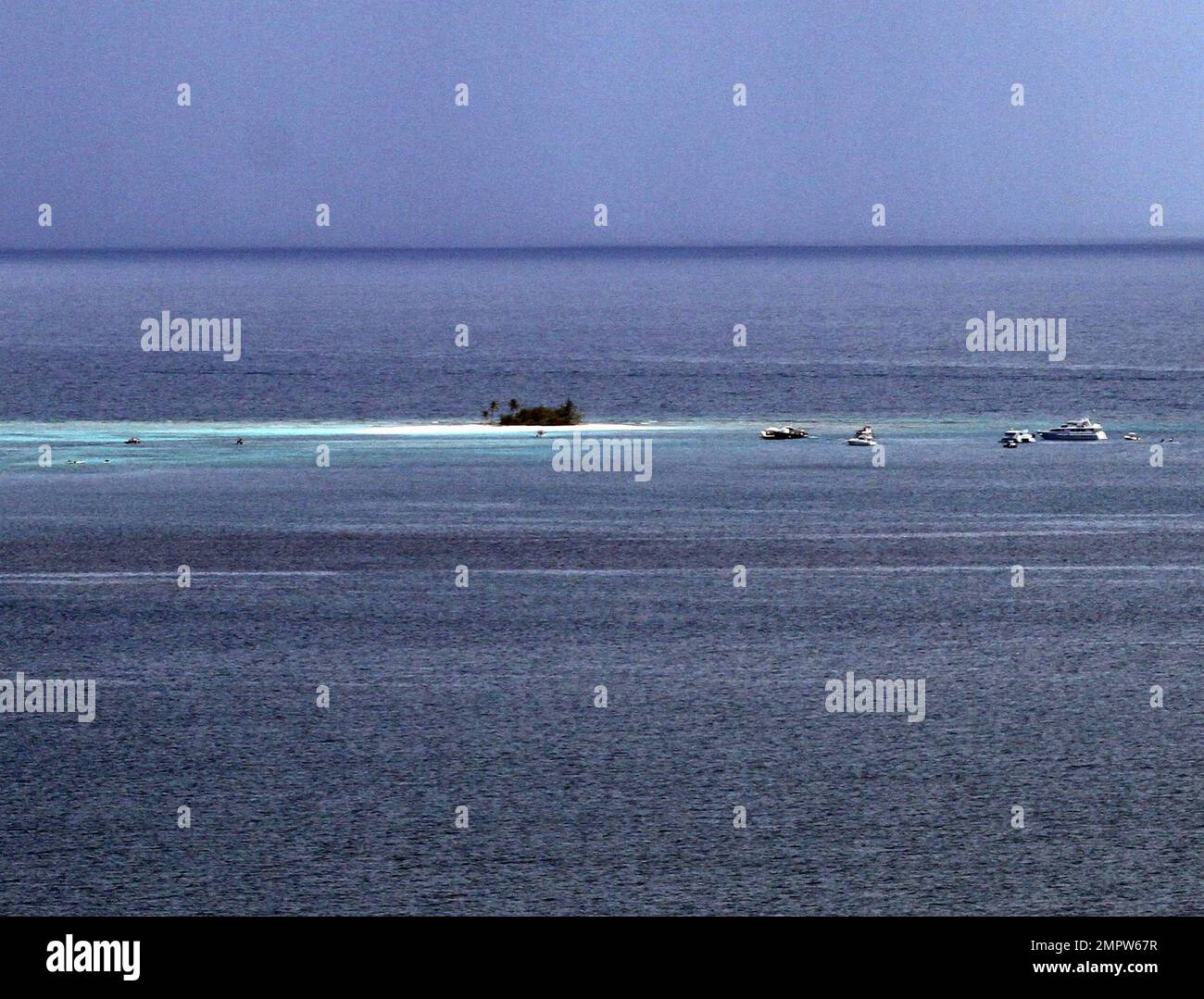 EXCLUSIVE!! Johnny Depp and Penelope Cruz film a scene in the crystal ...