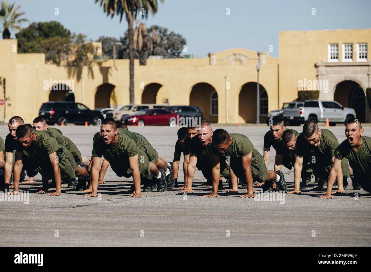U.S. Marines with Mike Company, 3rd Recruit Training Battalion ...