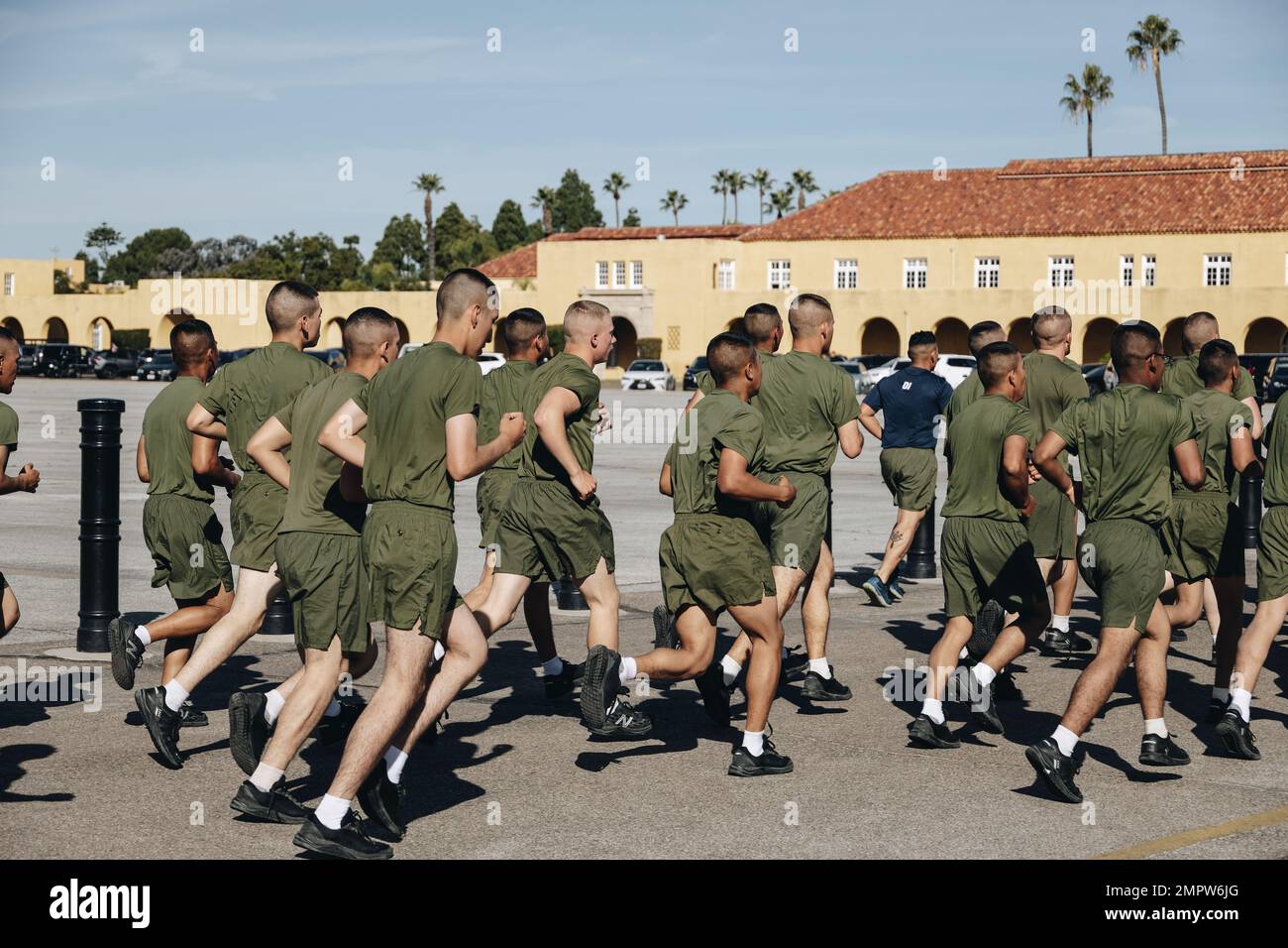 U.S. Marines with Mike Company, 3rd Recruit Training Battalion ...