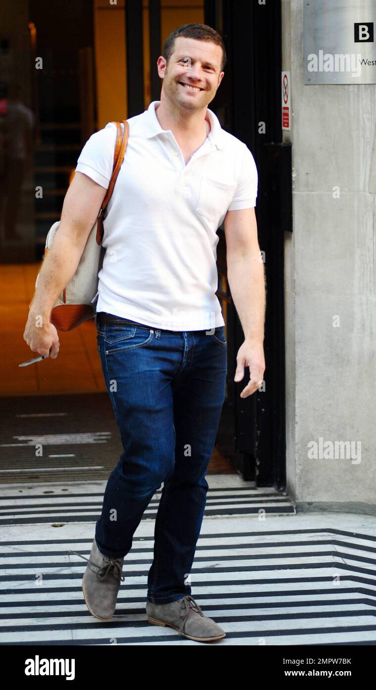 EXCLUSIVE!! Former X-Factor judge Dermot O'Leary is all smiles as he ...
