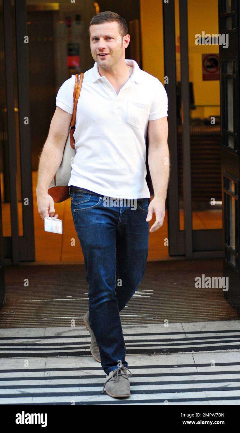 EXCLUSIVE!! Former X-Factor judge Dermot O'Leary is all smiles as he ...