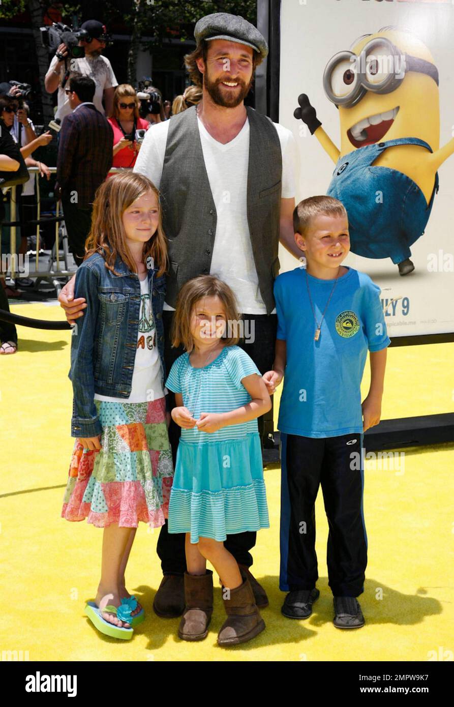 Noah wyle and son hi-res stock photography and images - Alamy