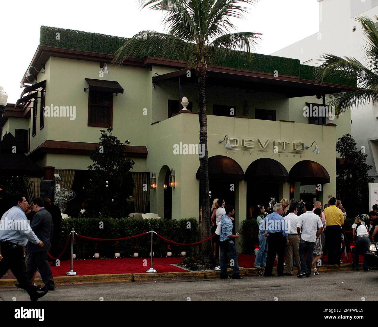 Atmosphere at Devito South Beach Restaurant. Miami Beach, Fla. 6/13/07 ...