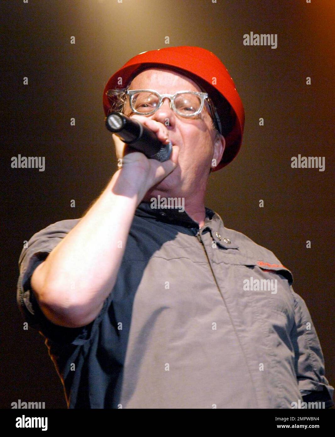 Devo band hi-res stock photography and images - Alamy