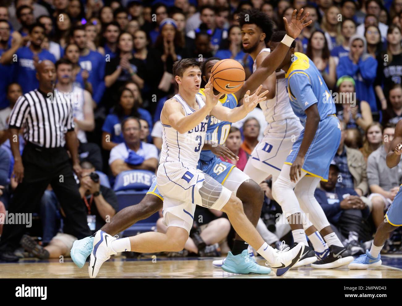 Duke's Grayson Allen (3) dribbles against Southern during the second ...