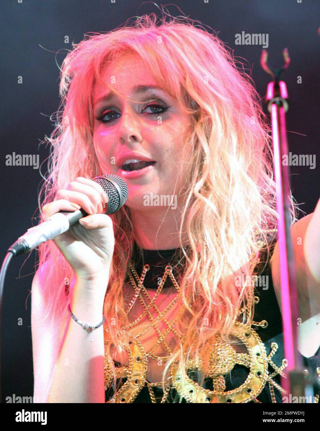 British singer Diana Vickers puts on a passionate show during day two ...