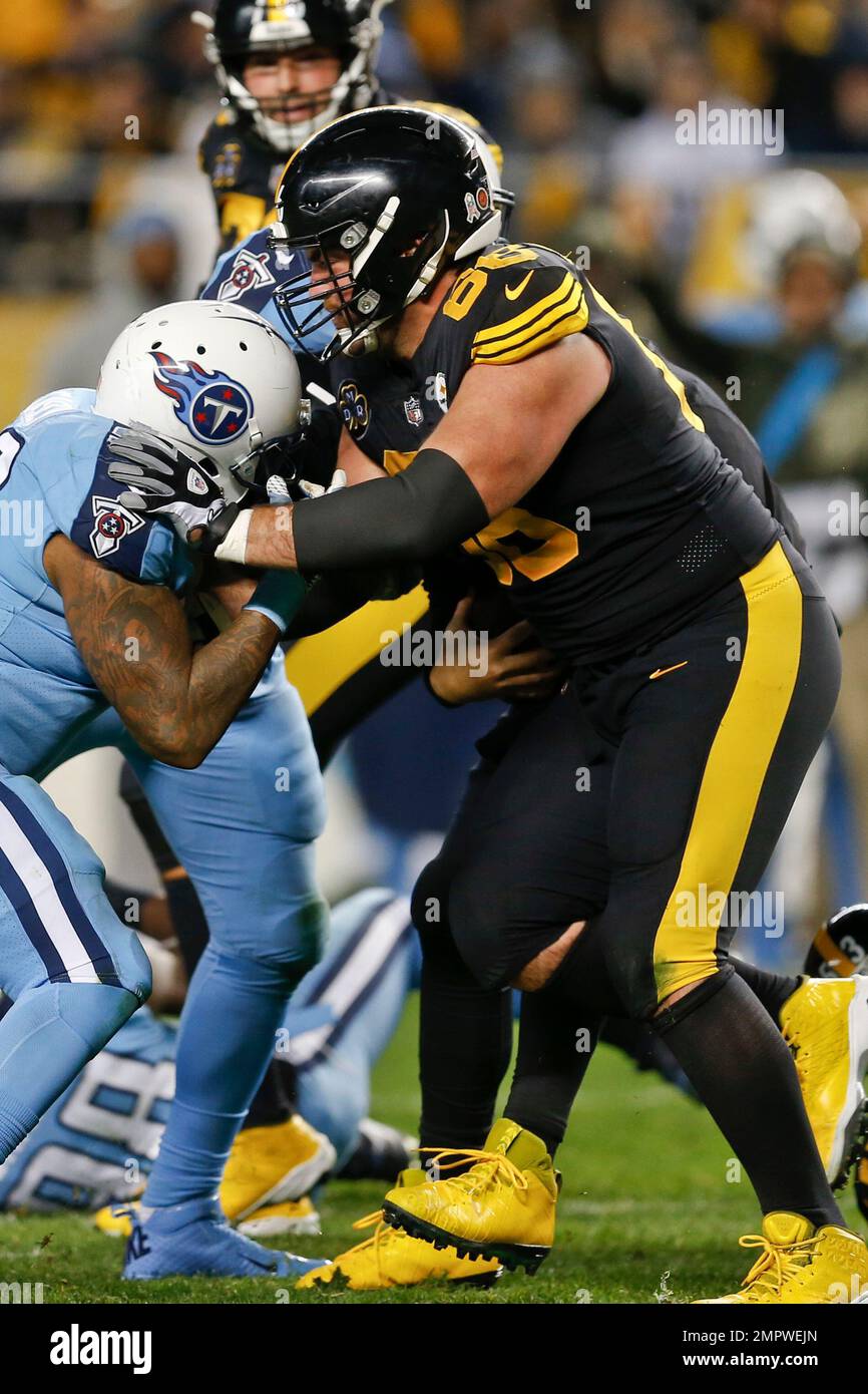 Pittsburgh Steelers offensive guard David DeCastro (66) blocks during ...