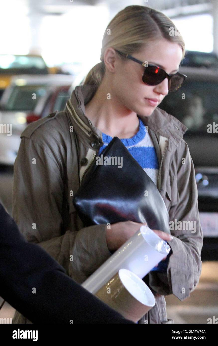 EXCLUSIVE!! "Glee" star Dianna Agron carries a Gucci shopping bag as ...