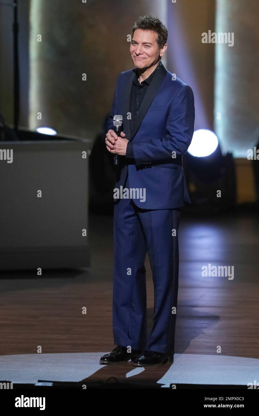 Singer/pianist Michael Feinstein performs on stage during the 2017 ...