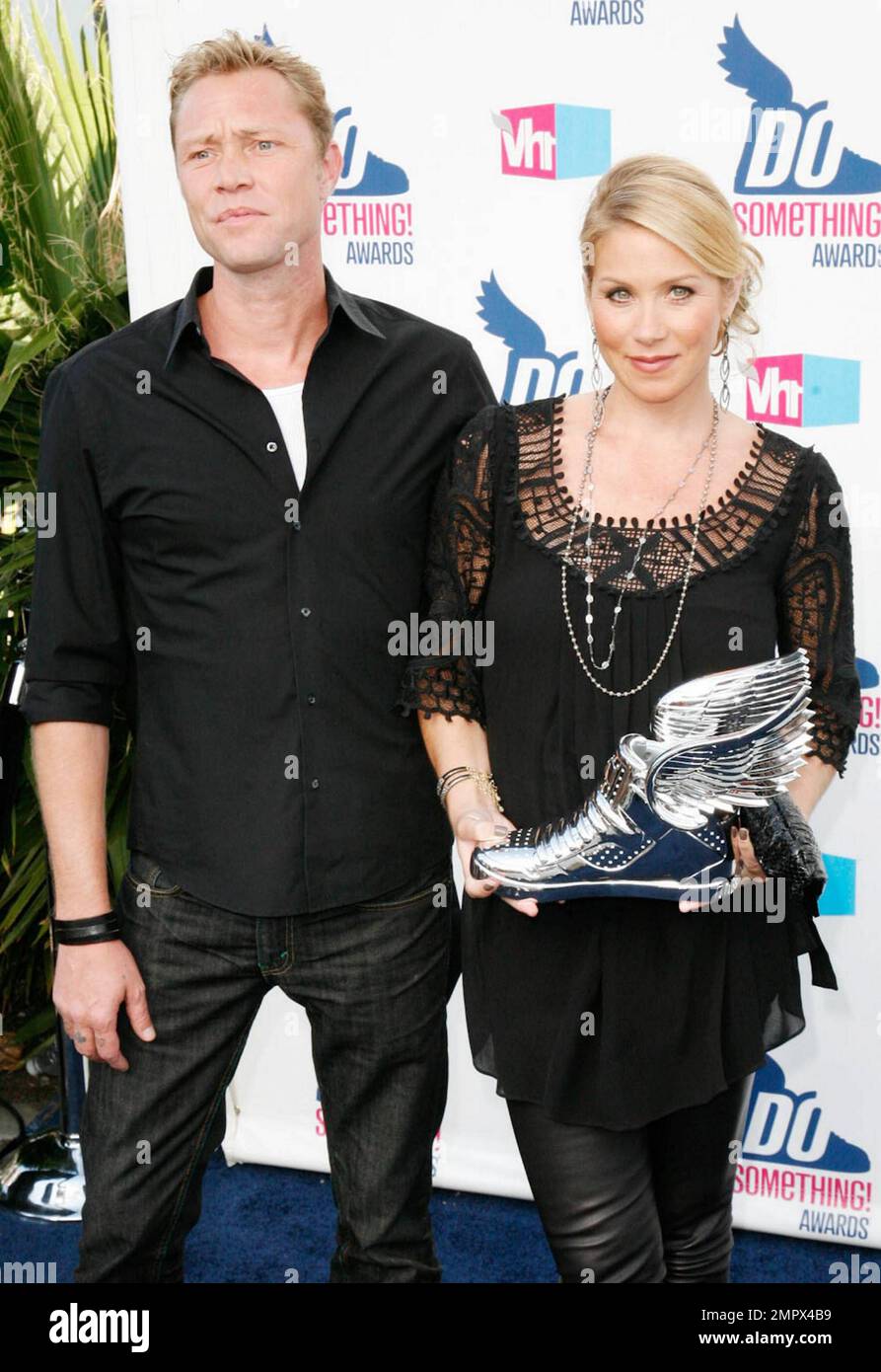 Martyn LeNoble and Christina Applegate arrive at Hollywood Palladium ...
