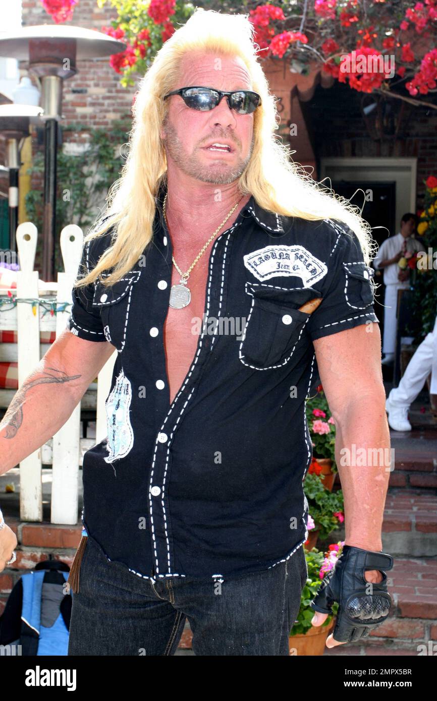 Beth Chapman Nails Gloves