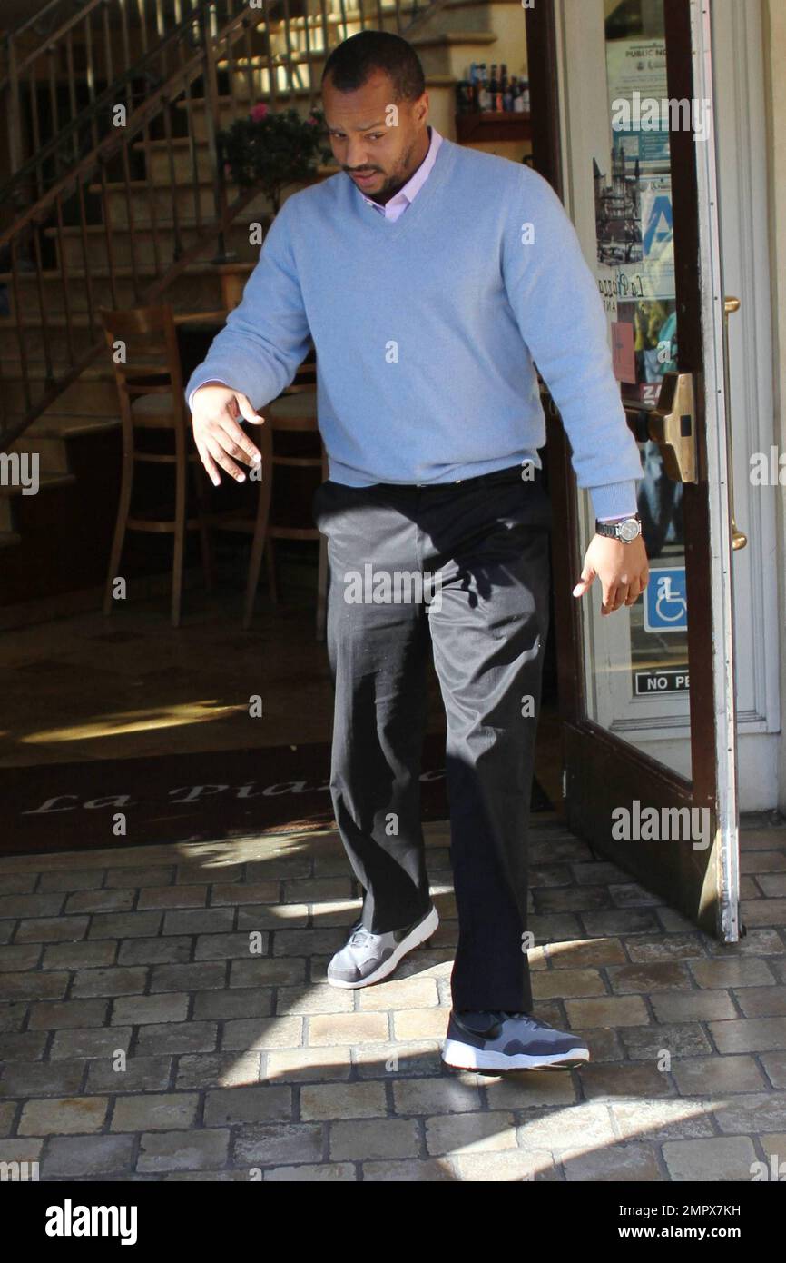 Actor Donald Faison does a small dance for photographers at the Grove ...