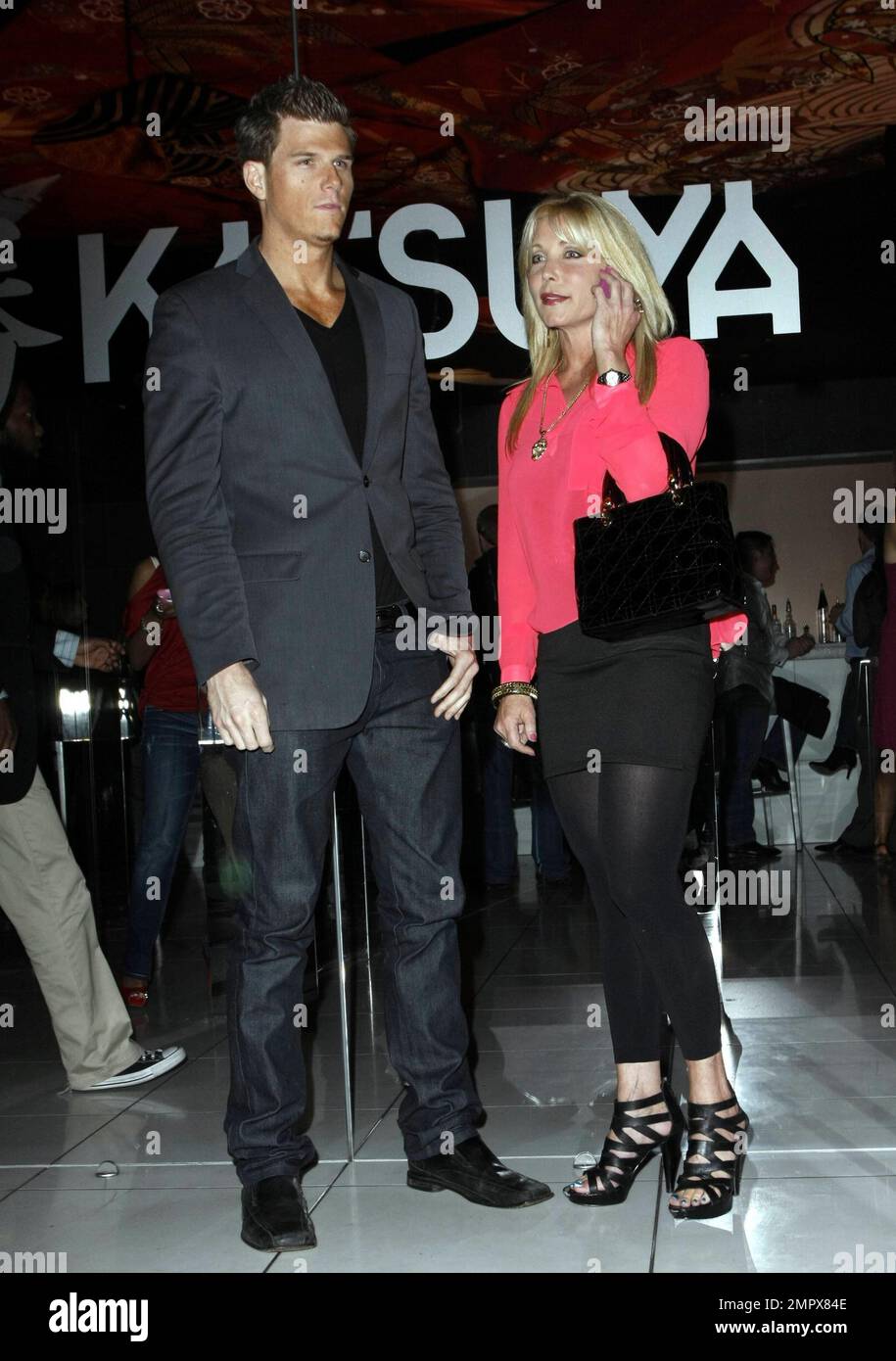 Pamela bach baywatch hi-res stock photography and images - Alamy