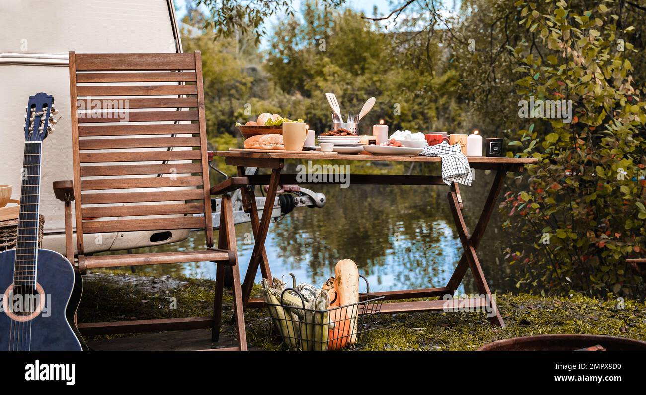 Camping dinner table hi-res stock photography and images - Alamy