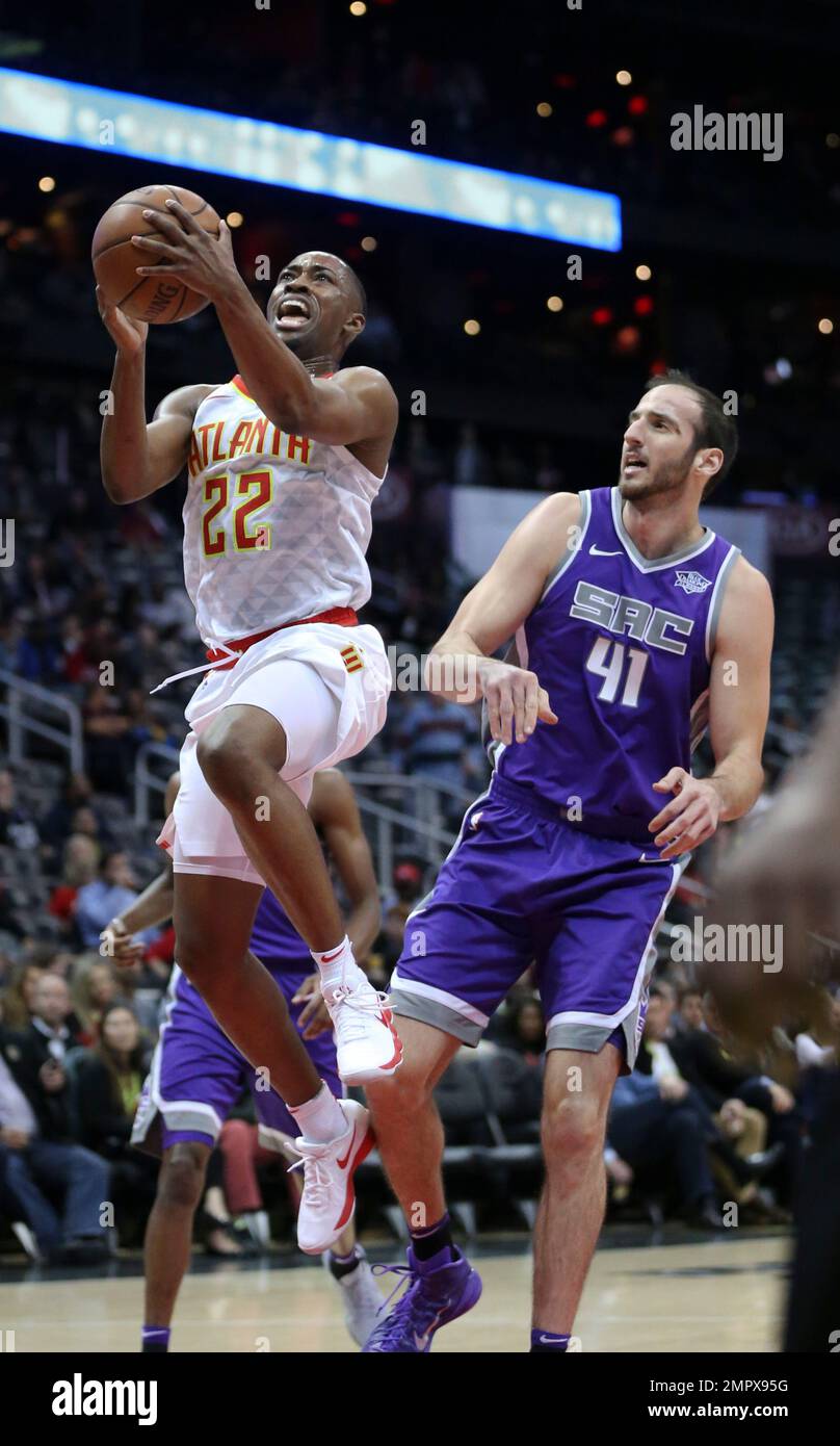 Atlanta Hawks guard Isaiah Taylor (22) goes to the basket as Sacramento ...