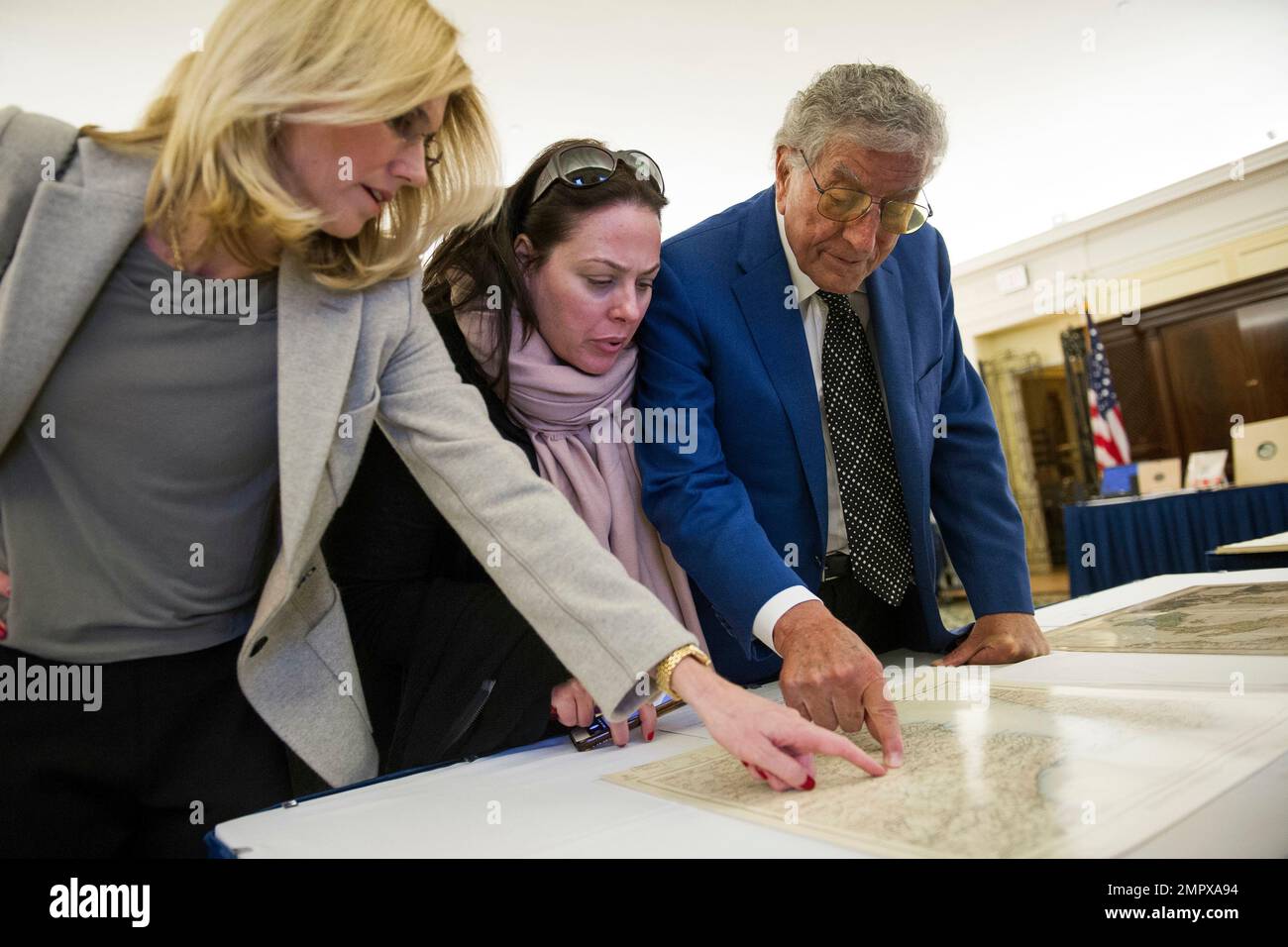 Singer Tony Bennett, his wife Susan Benedetto, left, and daughter ...