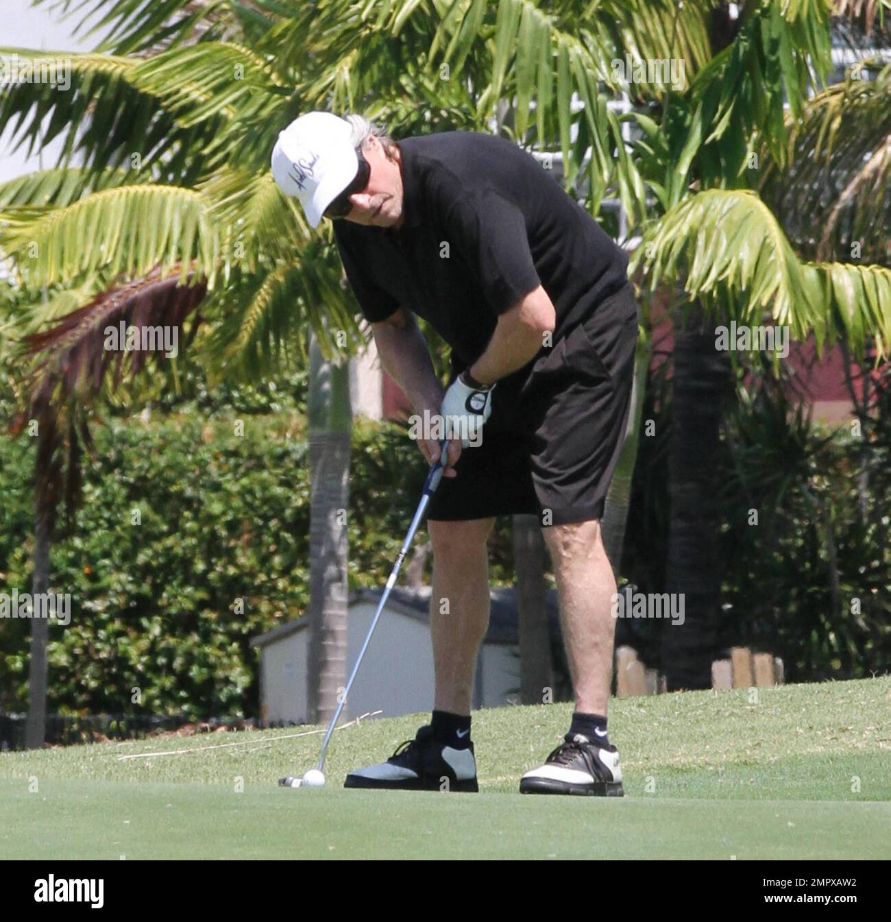 Huffing and puffing hi-res stock photography and images - Alamy