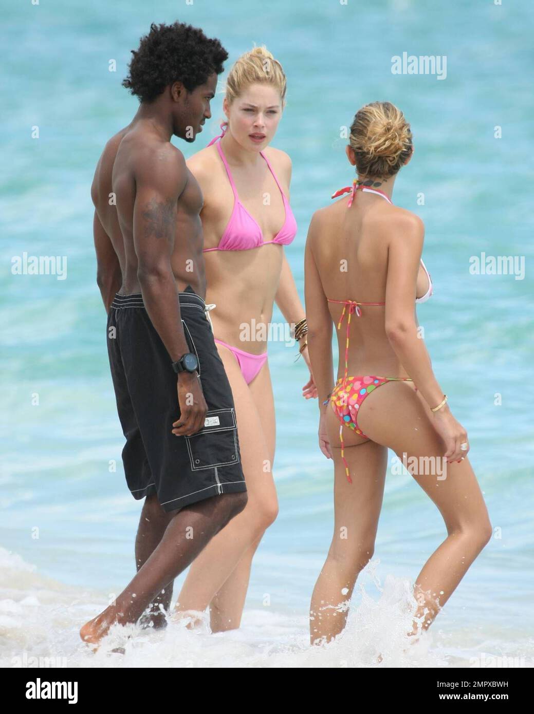 Victoria's Secret model Doutzen Kroes and boyfriend (check) spend a day on Miami Beach, FL, 9/21 ...