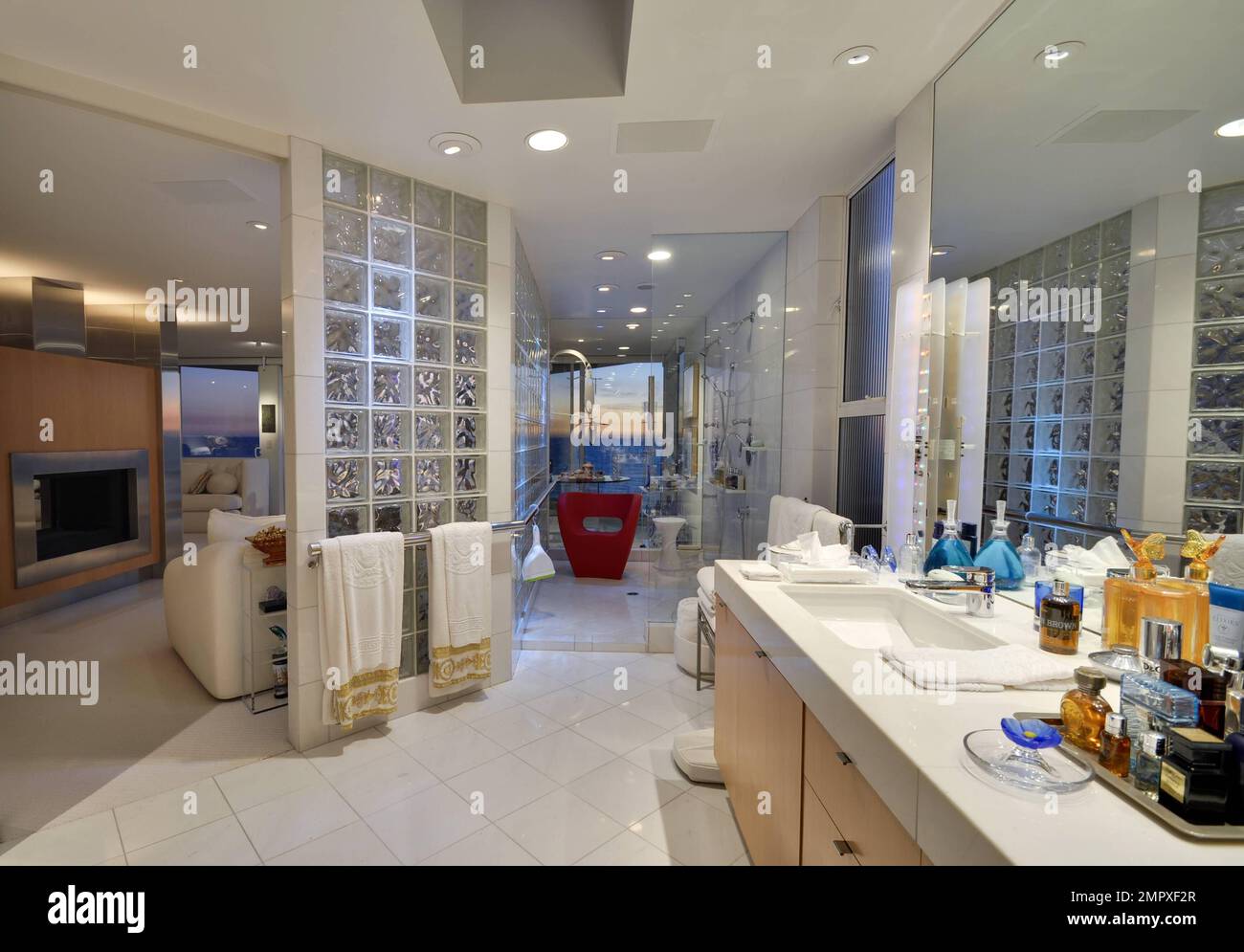 Cosmetic dermatologist to the stars, Dr. Arnold Klein (Michael Jackson ...