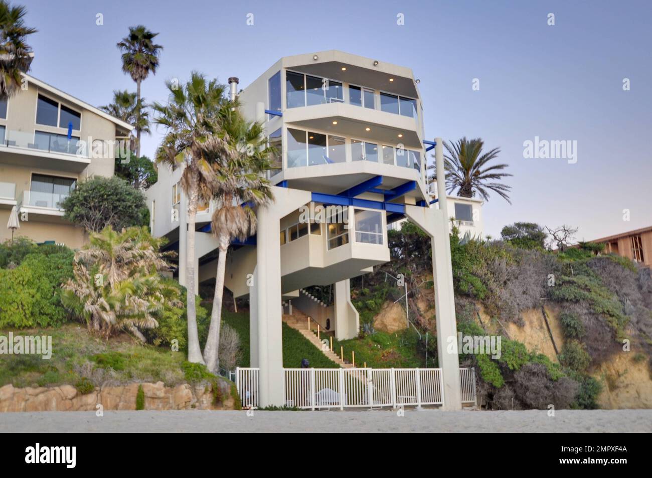 Cosmetic dermatologist to the stars, Dr. Arnold Klein (Michael Jackson ...