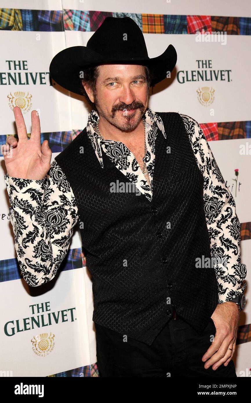 Kix Brooks of Brooks & Dunn poses for photographers at the 9th Annual ...