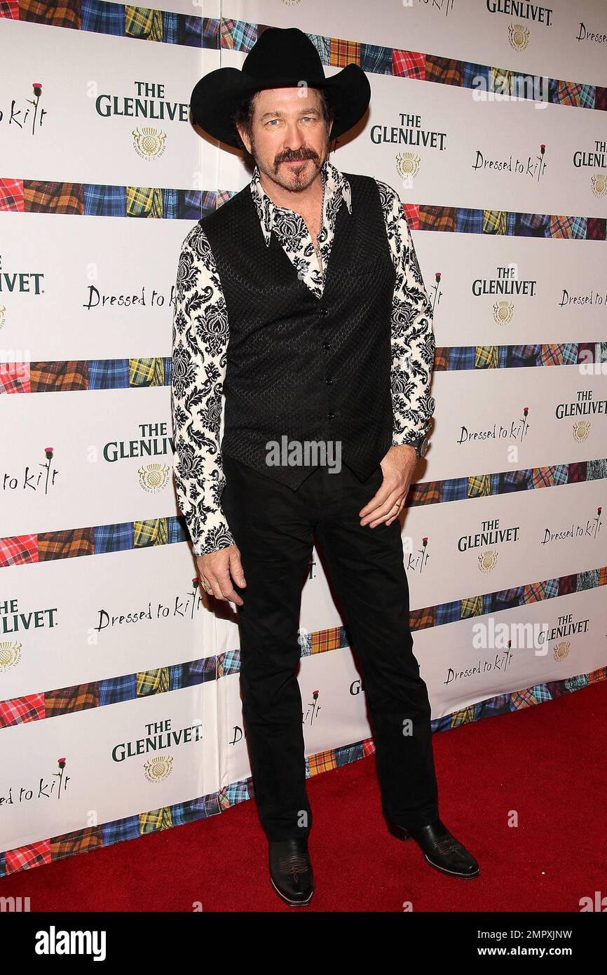 Kix Brooks of Brooks & Dunn poses for photographers at the 9th Annual ...