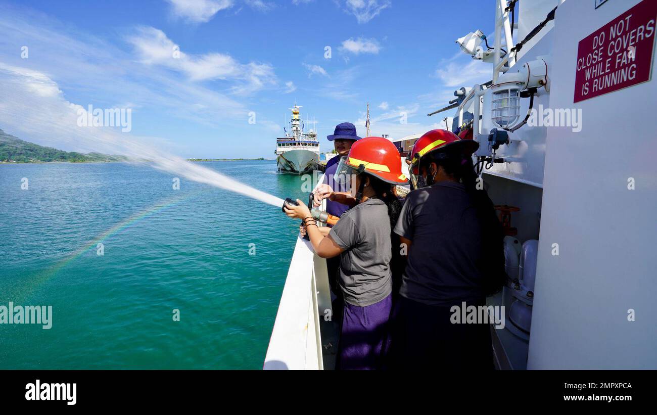 The crew of the USCGC Frederick Hatch (WPC 1143) host students from ...