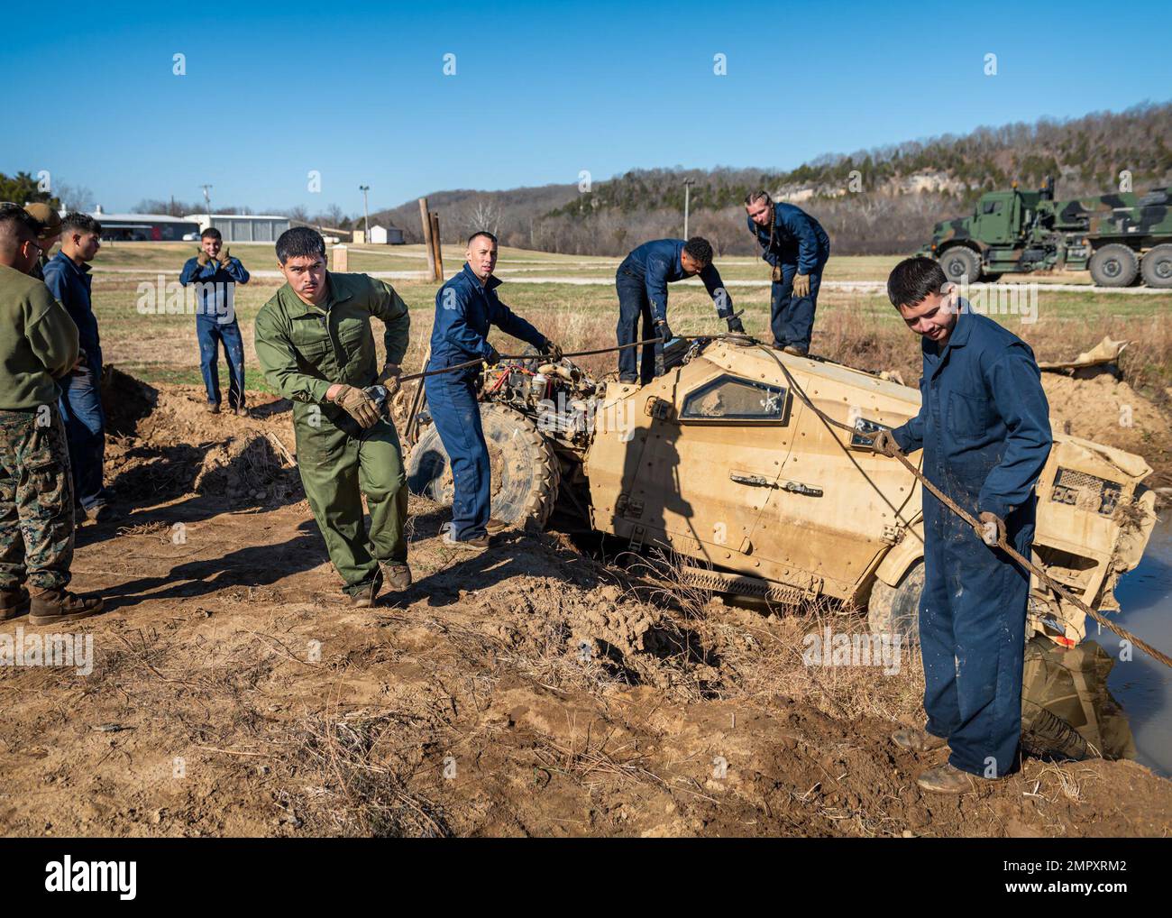 Marines assigned to Marine Corps Detachment Fort Leonard Wood, Motor ...